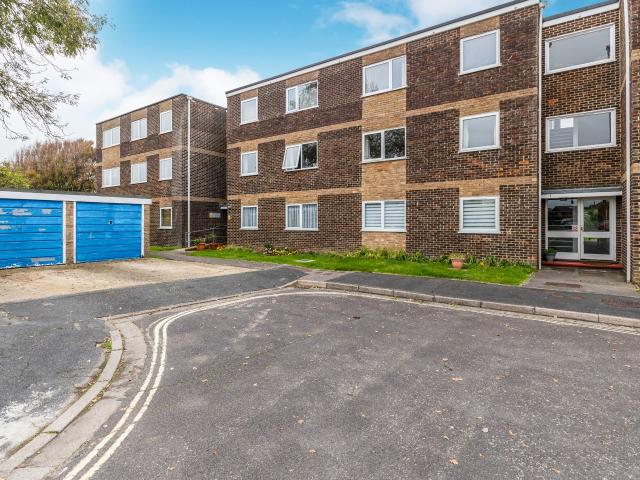 Apartment to rent in Rails Lane, Hayling Island, PO11 | Leaders