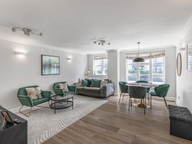 apartment to rent in Redan Place, Bayswater, London, W2