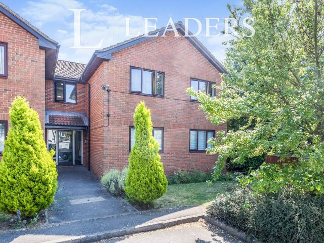 Apartment to rent in Regent Court, Belvedere Close, Guildford, GU2 | Leaders