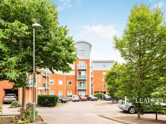 Apartment to rent in Reynolds Avenue, Redhill, RH1 | Leaders