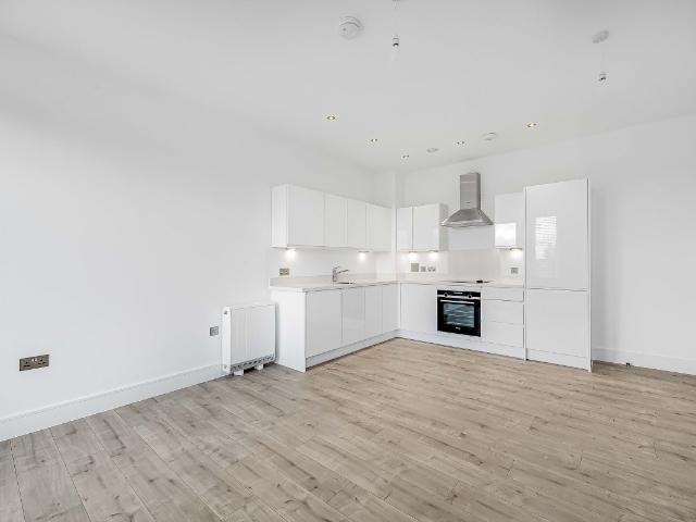 apartment to rent in River Front, Enfield, EN1