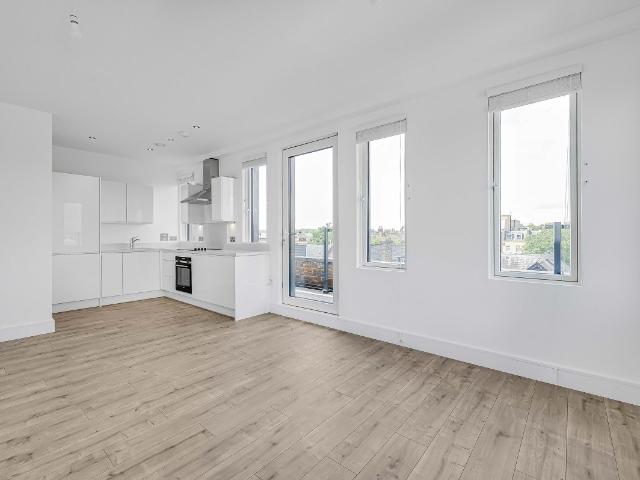 apartment to rent in River Front, Enfield, EN1