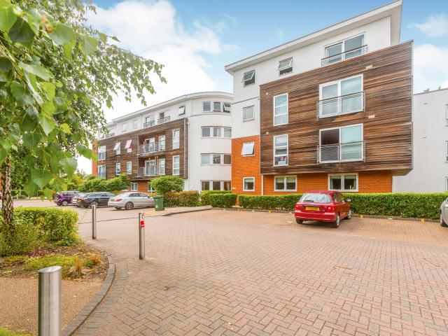 Apartment to rent in Romana Square, Altrincham, WA14 | Leaders