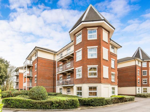 Apartment to rent in Rollesbrook Gardens, Southampton, SO15 | Leaders