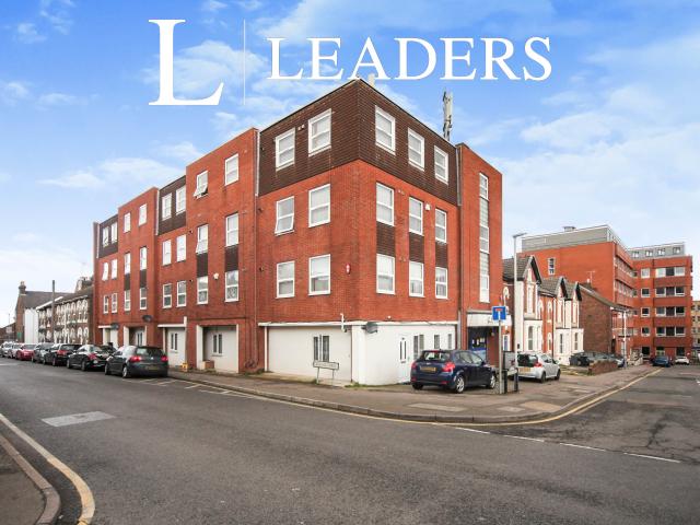 Apartment to rent in Rothesay Road, Luton, Bedfordshire, LU1 | Leaders