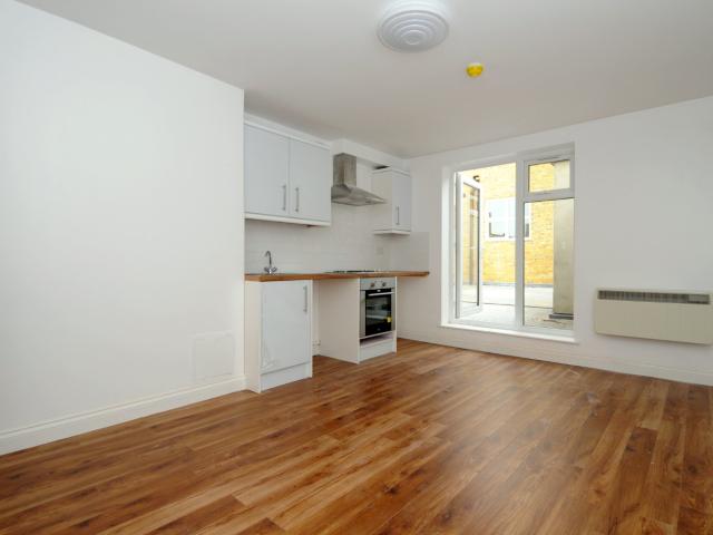 apartment to rent in Rye Lane, Peckham, London, SE15