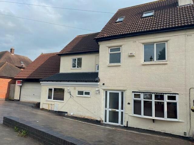 Apartment To Rent In Salters Lane, Tamworth, B79