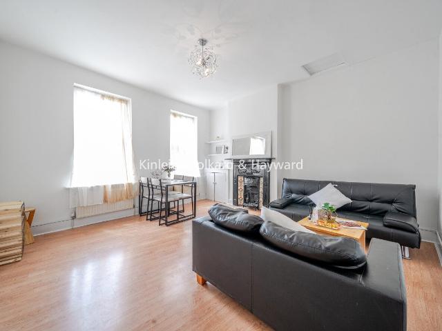 apartment to rent in Selkirk Road, London, SW17