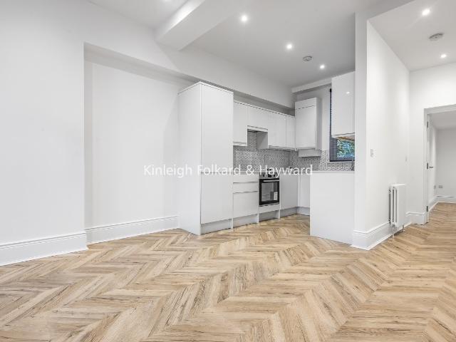 apartment to rent in Shardeloes Road, London, SE14