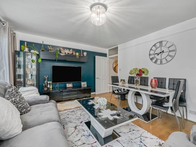 apartment to rent in Shuttleworth Road, London, SW11