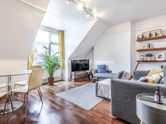 apartment to rent in Silver Crescent, Chiswick, London, W4