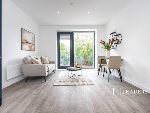 Apartment to rent in Silbury Boulevard, Milton Keynes, Buckinghamshire, MK9 | Leaders