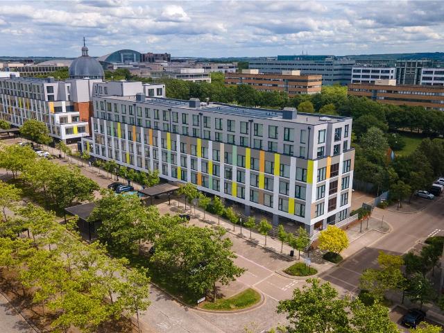 Apartment to rent in Silbury Boulevard, Milton Keynes, Buckinghamshire, MK9 | Leaders