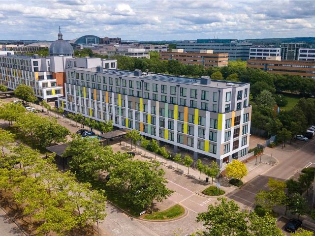 Apartment to rent in Silbury Boulevard, Milton Keynes, Buckinghamshire, MK9 | Leaders
