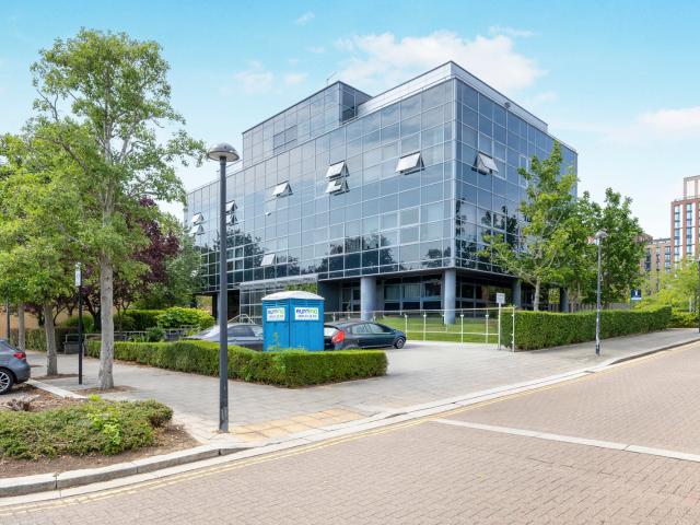 Apartment to rent in South Row, Milton Keynes, Buckinghamshire, MK9 | Leaders