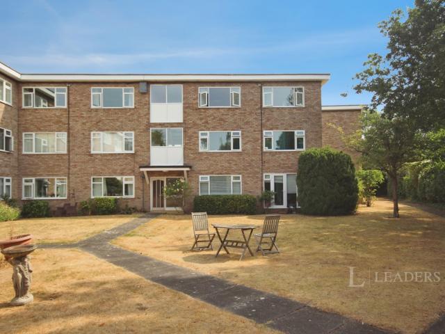Apartment to rent in St. Johns Court, Warwick, Warwickshire, CV34 | Leaders