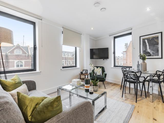 apartment to rent in St. John's Hill, London, SW11