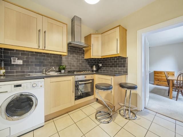 apartment to rent in St. Johns Park, London, SE3