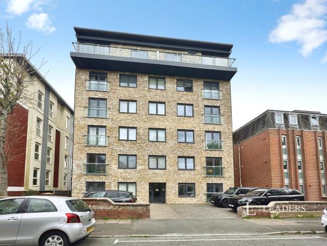 Apartment to rent in St. Leonards Road, Eastbourne, East Sussex, BN21 | Leaders