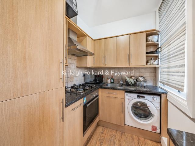 apartment to rent in St. Martins Road, London, SW9