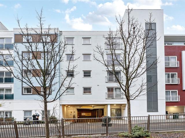 Apartment to rent in Station Approach, Epsom, KT19 | Leaders