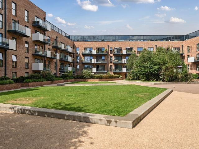apartment to rent in Station Approach, Sydenham, London, SE26