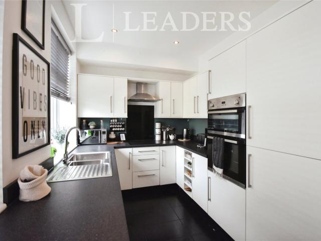 Apartment to rent in Station Road, Clacton on Sea, CO15 | Leaders