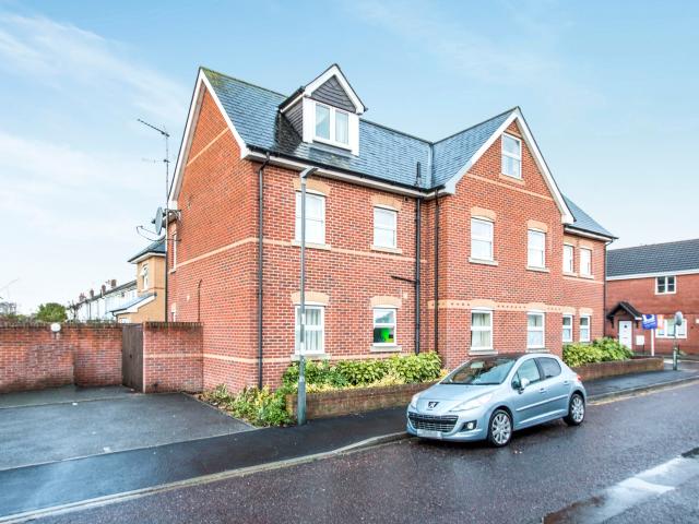 Apartment to rent in Stanley Road, Bournemouth, BH1 | Leaders