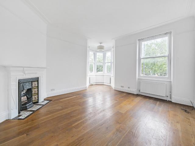 apartment to rent in Streatham Place, London, SW2