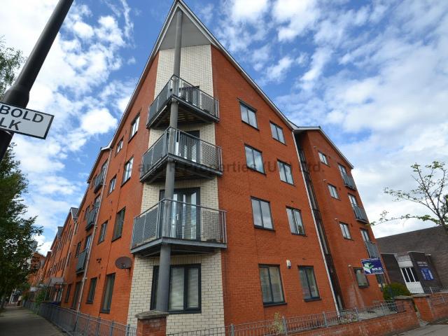 apartment to rent in Stretford Road, Hulme, Manchester. M15 6HE
