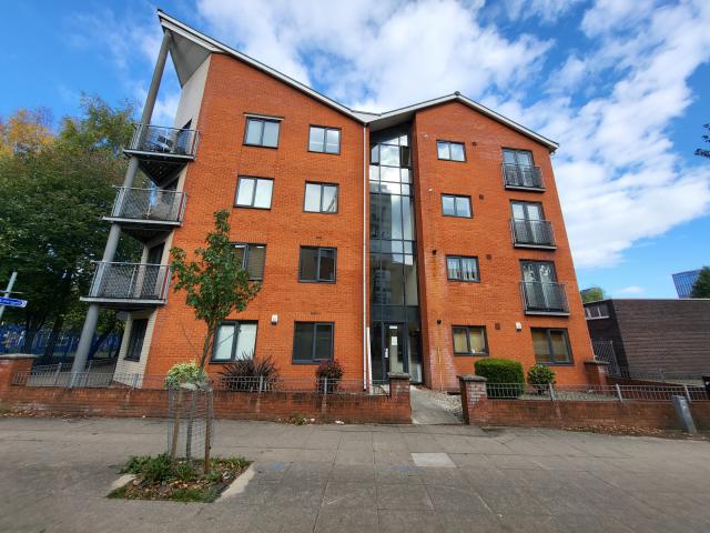 apartment to rent in Stretford Rd, Hulme, Manchester, M15 6HE