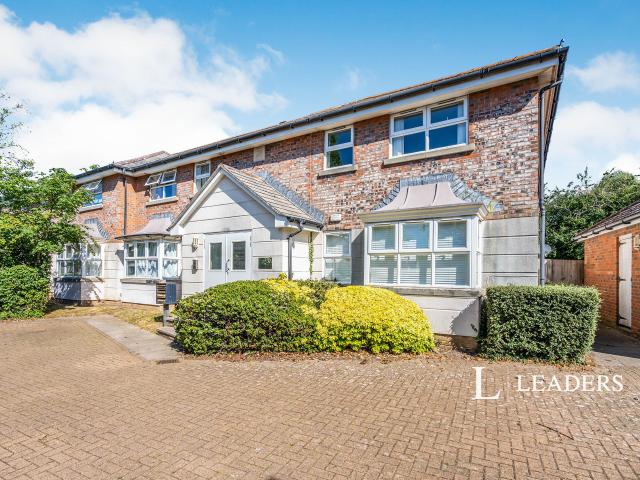 Apartment to rent in Stride Close, Chichester, PO19 | Leaders