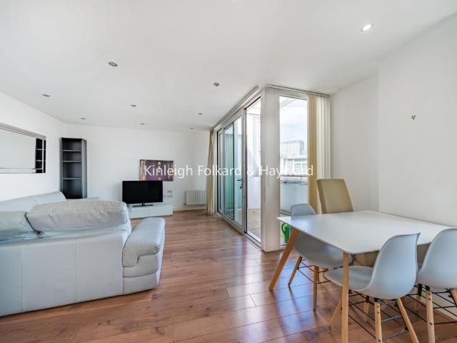 apartment to rent in Surrey Quays Road, Surrey Quays, London, SE16