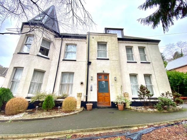 Apartment to rent in Surrey Road, Bournemouth, BH4 | Leaders
