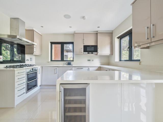 apartment to rent in Sydenham Hill, London, SE26