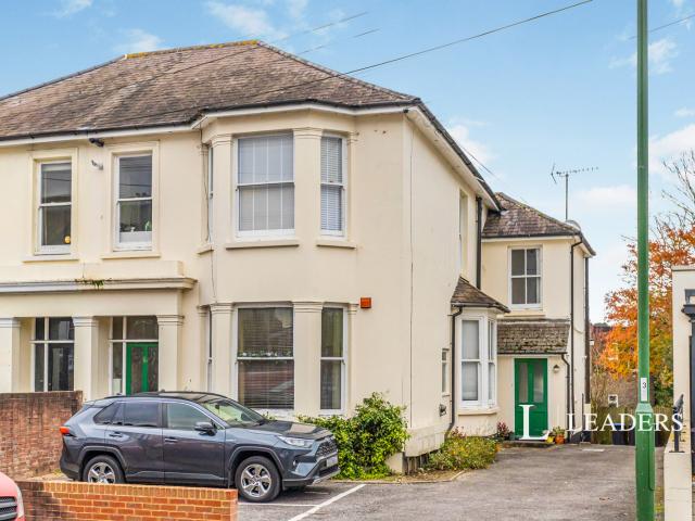 Apartment to rent in Sydney Road, Haywards Heath, RH16 | Leaders