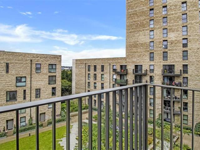 Apartment to Rent: Kingfisher Heights, Bramwell Way, London, E16
