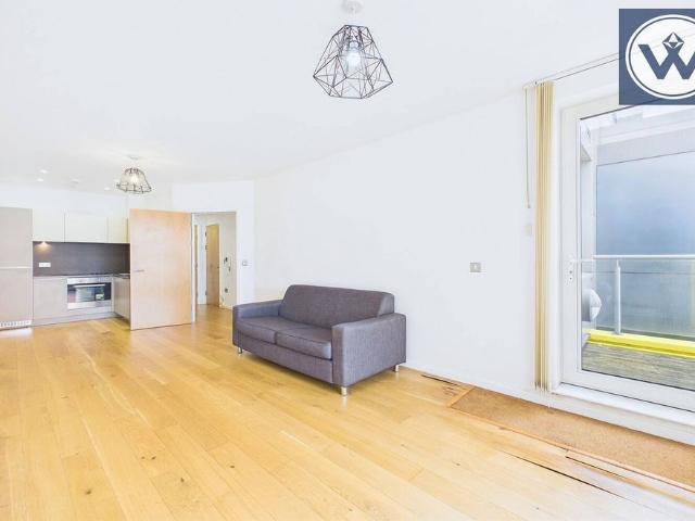 Apartment to Rent: One Smithfield Square, M4