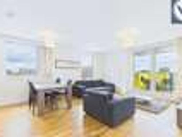 Apartment to Rent: One Smithfield Square, M4