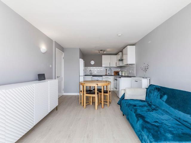apartment to rent Royal Crest House, 22 26 Upper Mulgrave Road, Sutton, SM2
