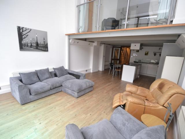 apartment Thurland Street, City Centre