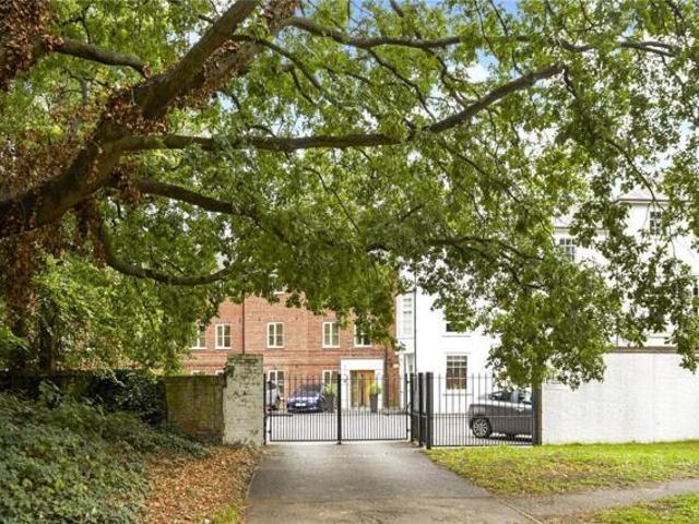 Apartment Thames Ditton Surrey LS101678384