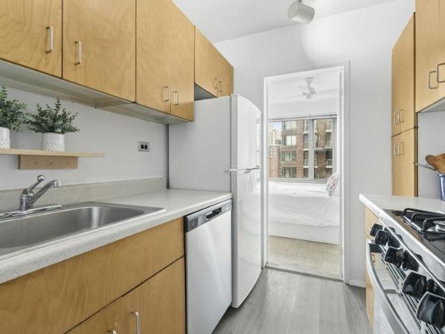 apartment Upper East Side NY DS102245570