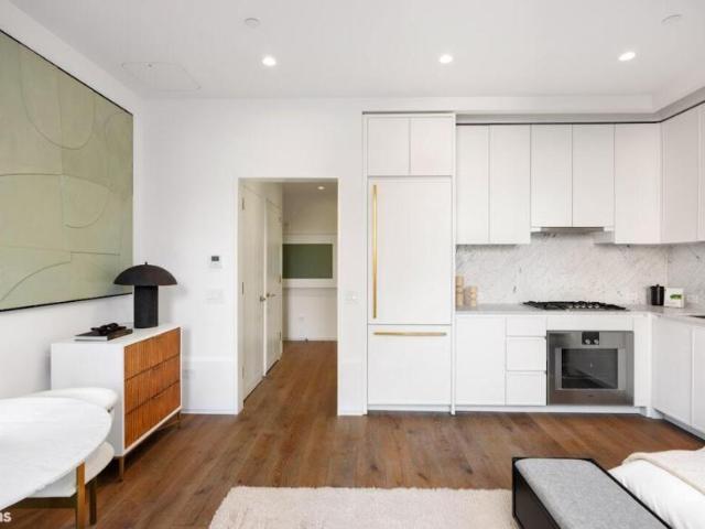 apartment Upper East Side NY DS95693528
