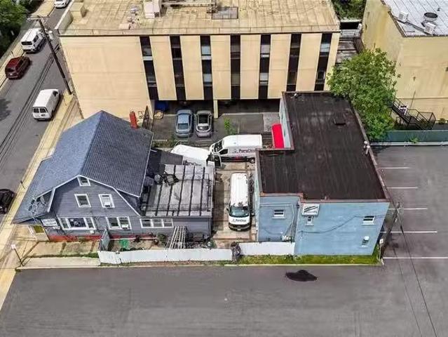 Apartment Valley Stream, NY 27 W Hawthorne Ave