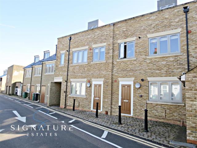 apartmentfor rent at 28 Loates Lane, Watford, WD17