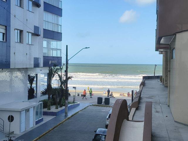 Apartmento Perfeito a 20metros do Mar em Meia Praia, Itapema/SC!