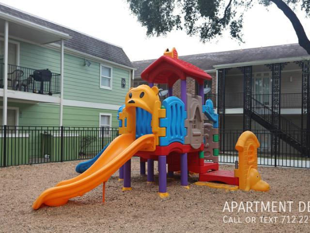 Apartments in Northside. commuting? enjoy being close to freeway access!