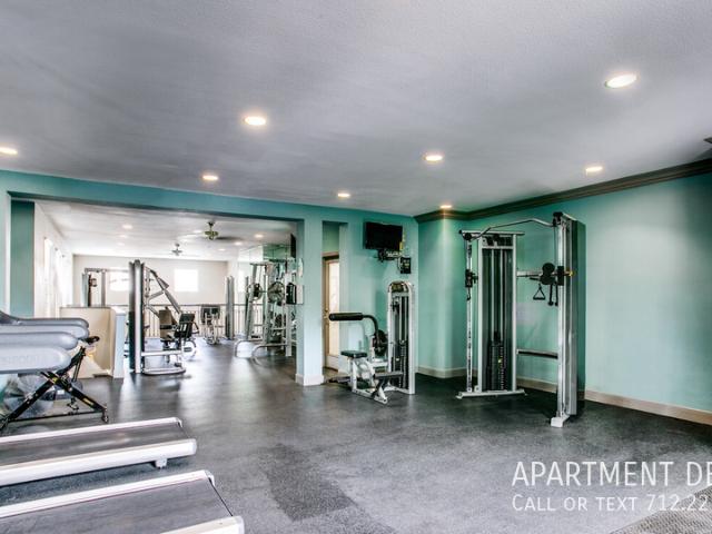 Apartments in Braeswood Place. urban retreat – lush landscaping