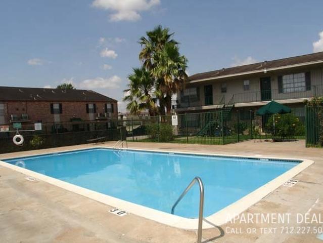 Apartments in Deer Park. commuting? enjoy being close to freeway access!
